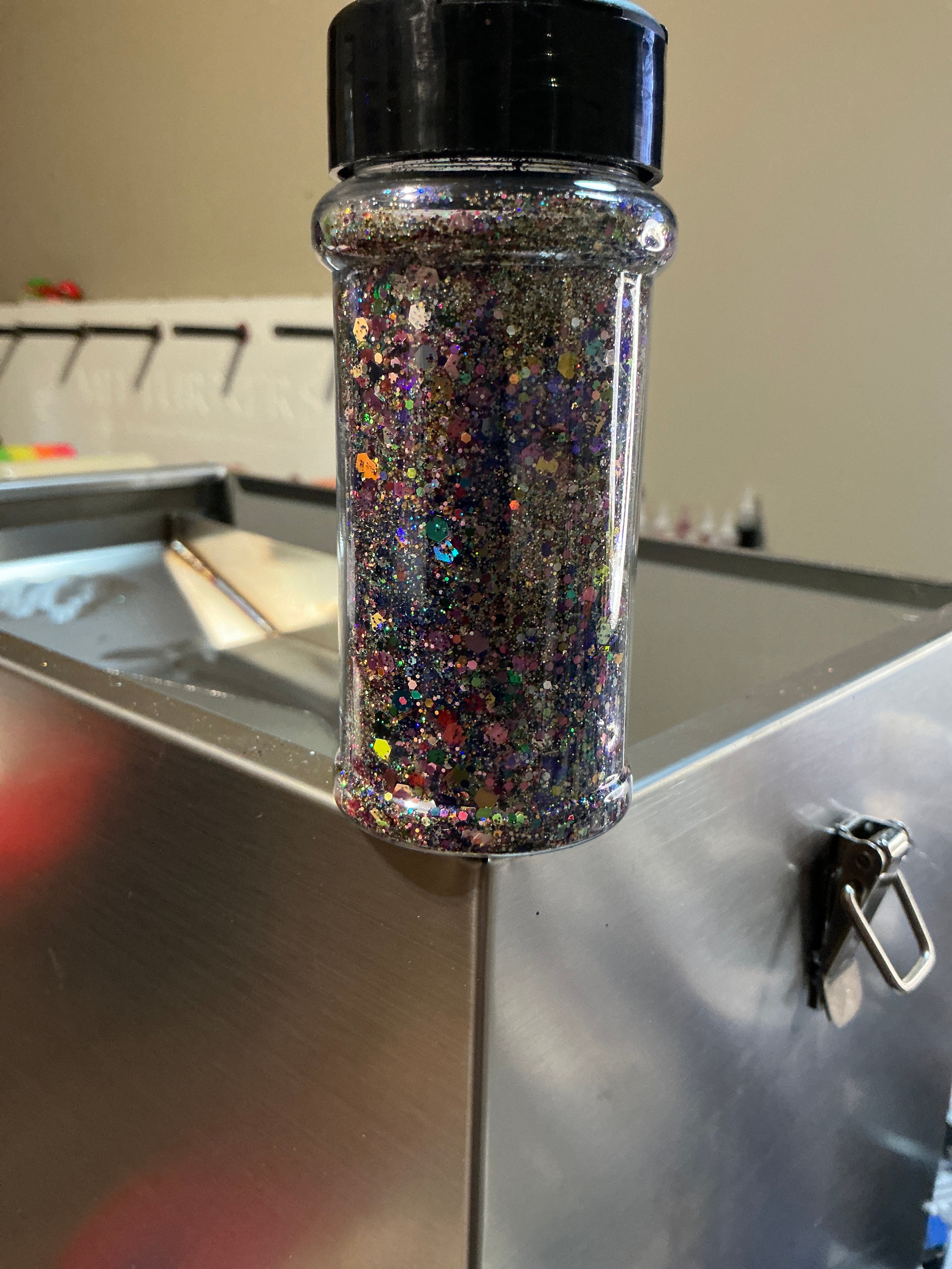 Dump Glitter – Charlie’s Customs